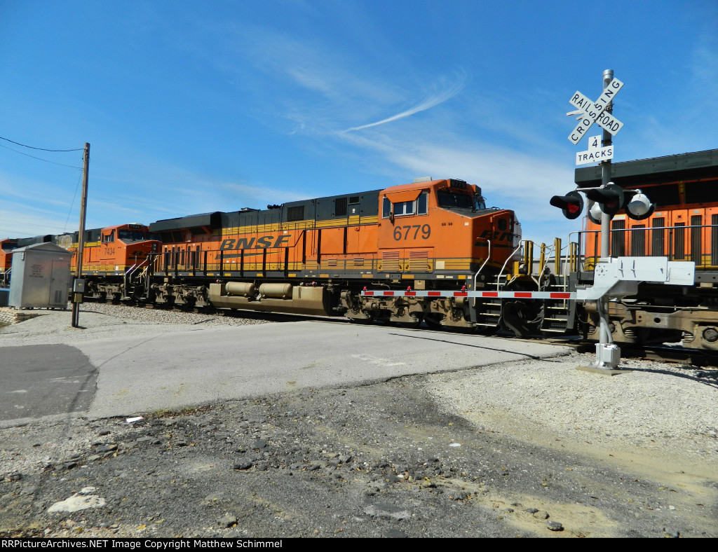 BNSF 6779